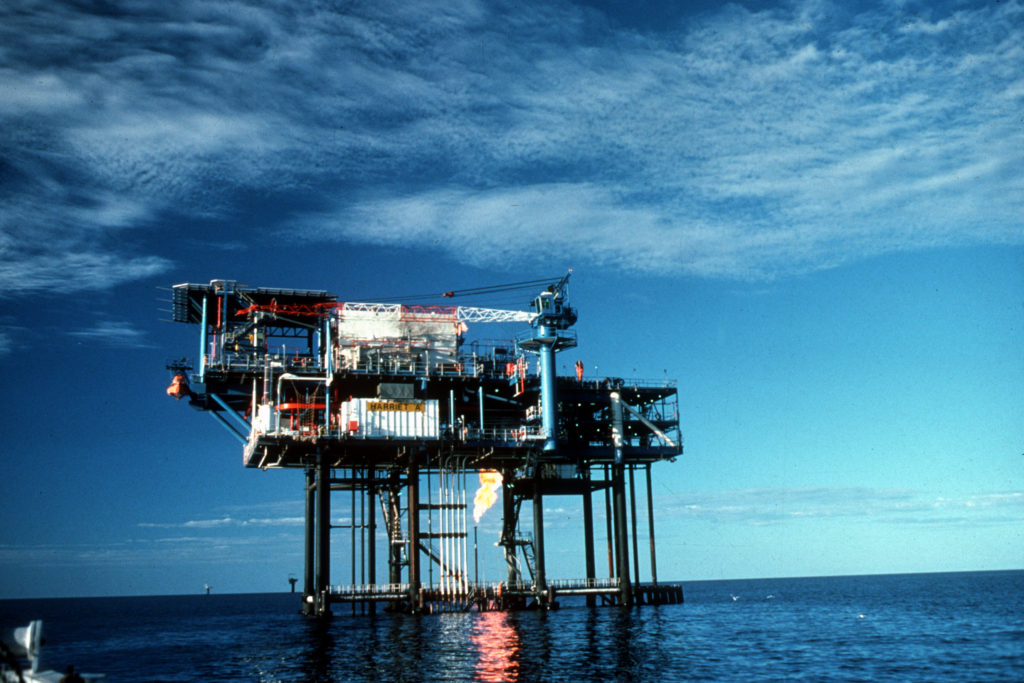 CSIRO_ScienceImage_1905_Oil_and_Gas_Drilling_Platform - Upstream ...